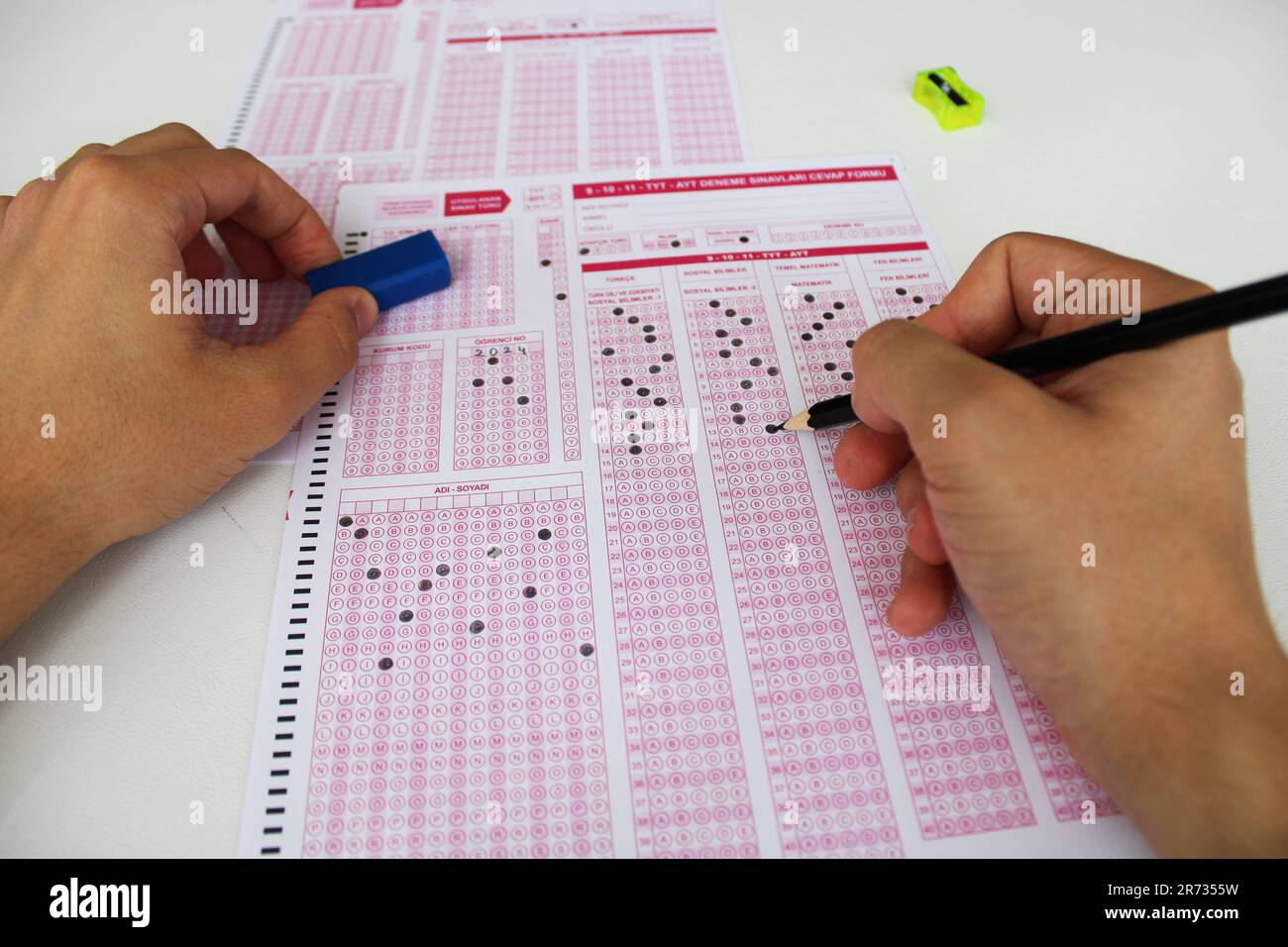 Multiple choice exam paper hi-res stock photography and images - Alamy