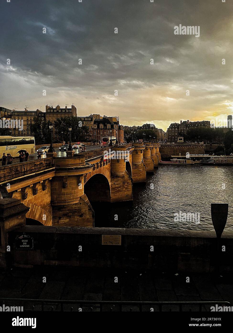 Parisclouds hi-res stock photography and images - Alamy