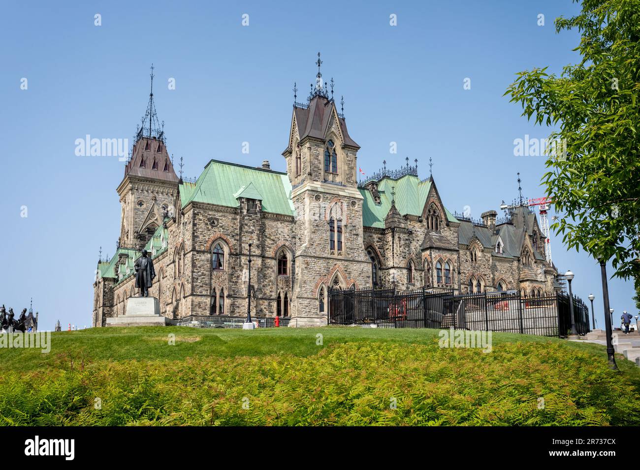 Laurier statue hi-res stock photography and images - Alamy