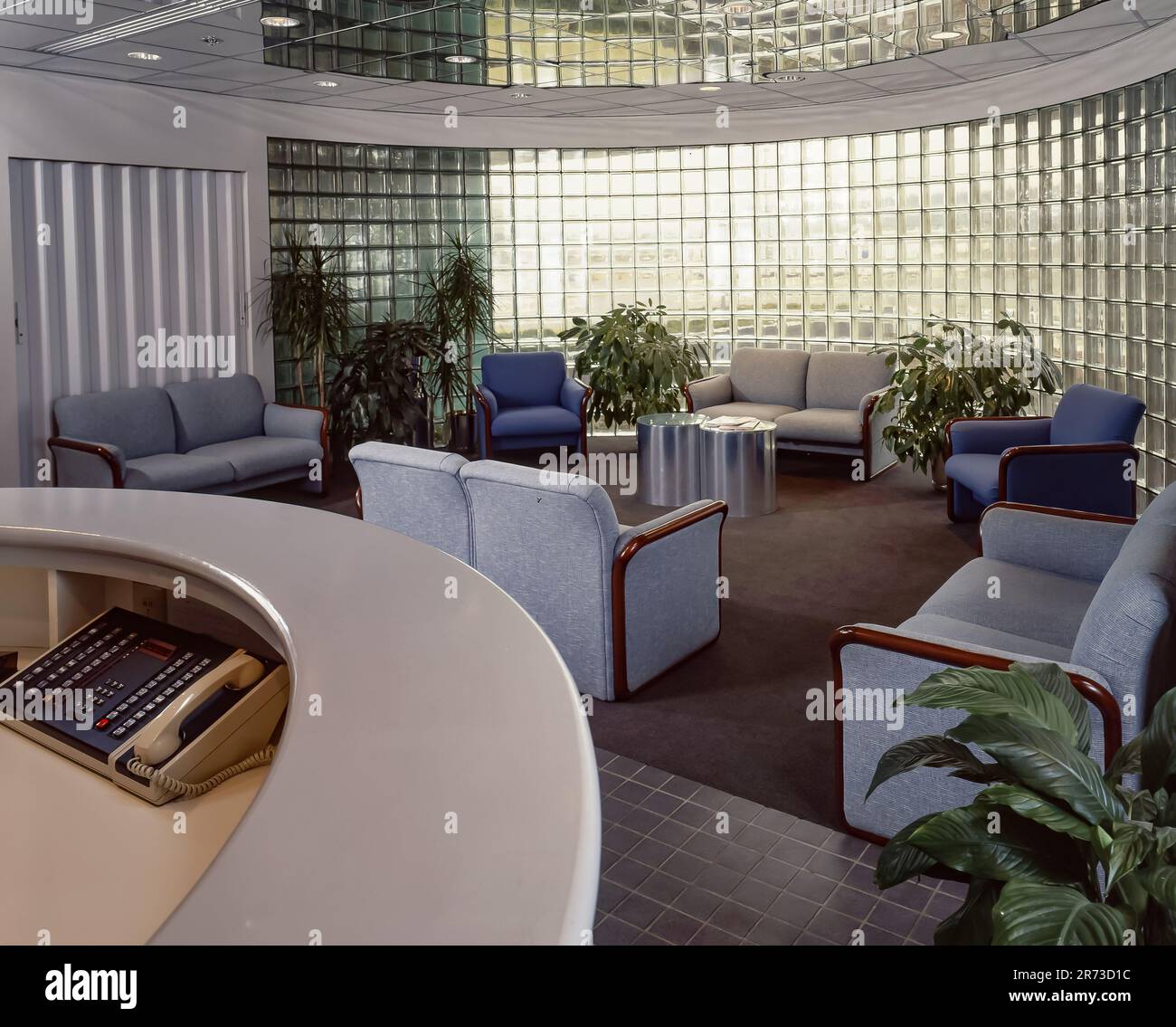 Corporate reception areas hi-res stock photography and images - Alamy