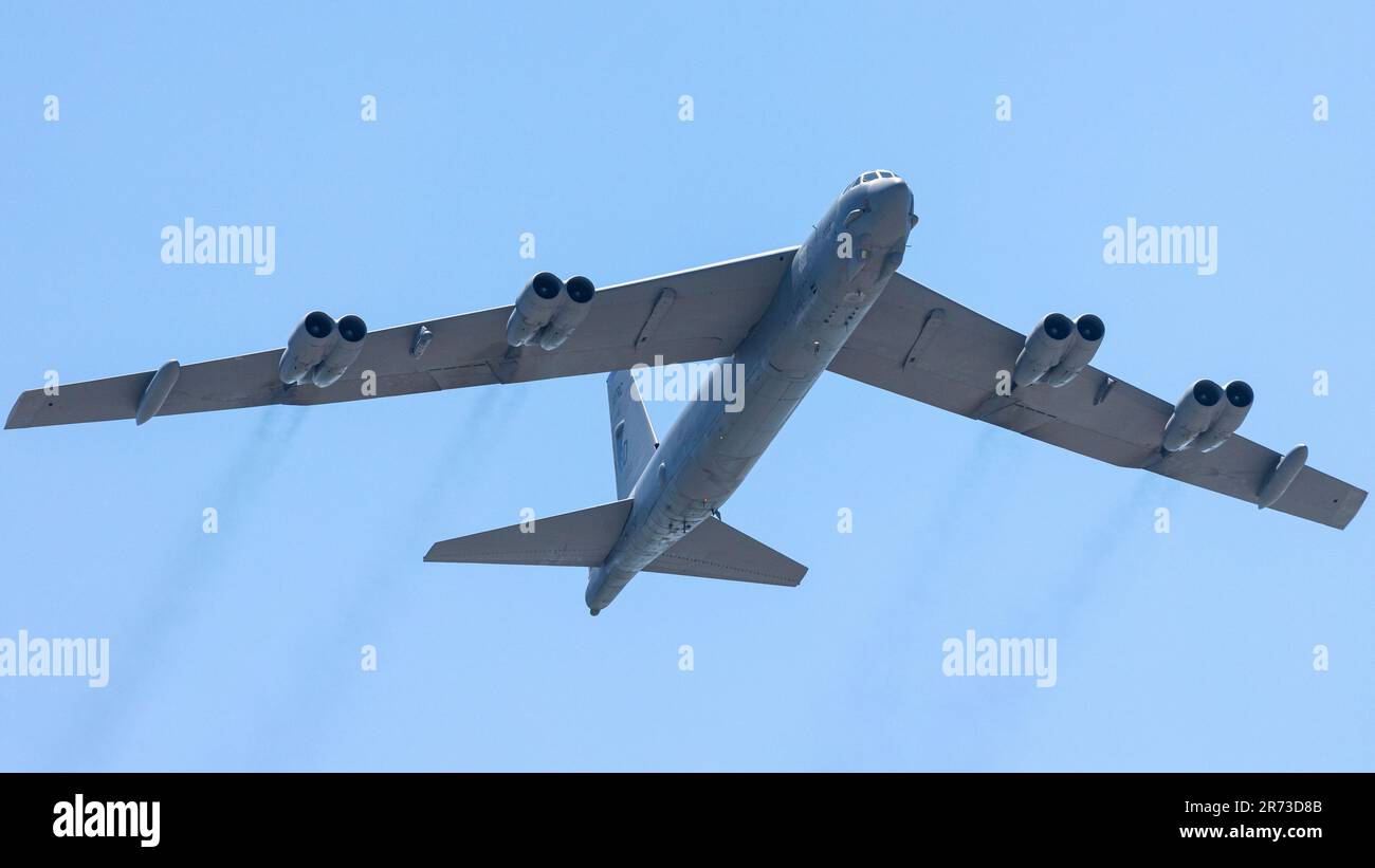 The massive bomber flying overhead Stock Photo - Alamy