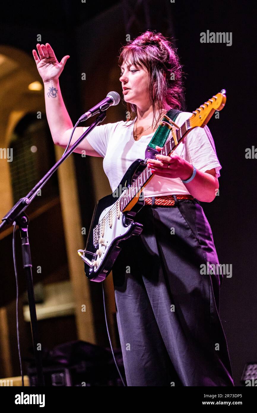 Angel olsen on tour hi-res stock photography and images - Alamy