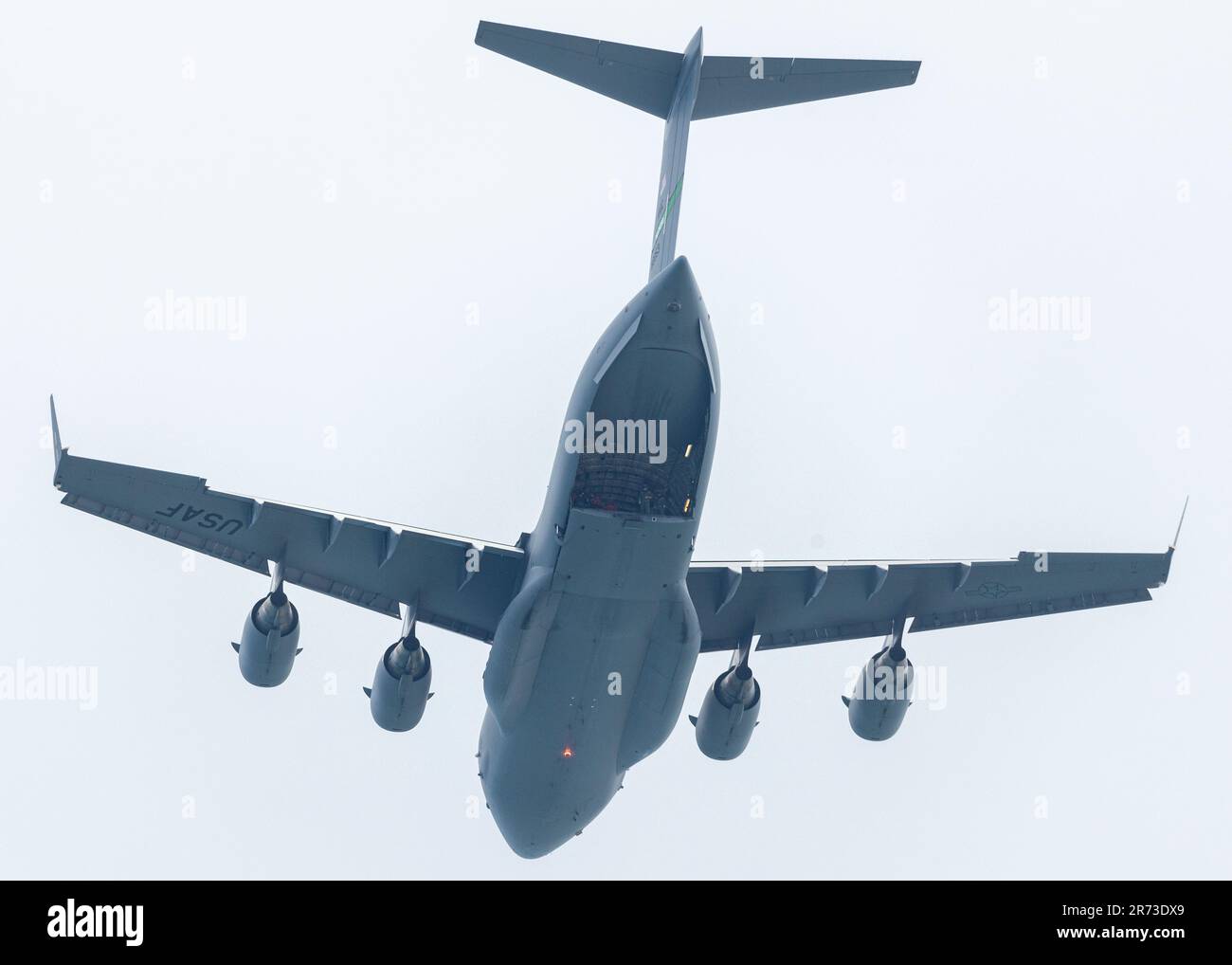 C plane overhead hi-res stock photography and images - Alamy