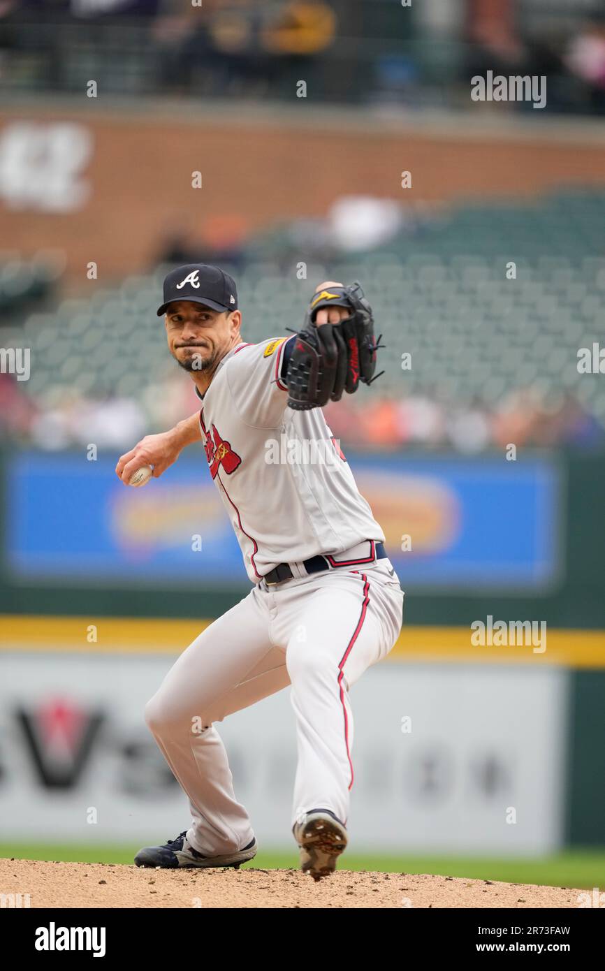 Atlanta Braves starting pitcher Charlie Morton throws during the first ...