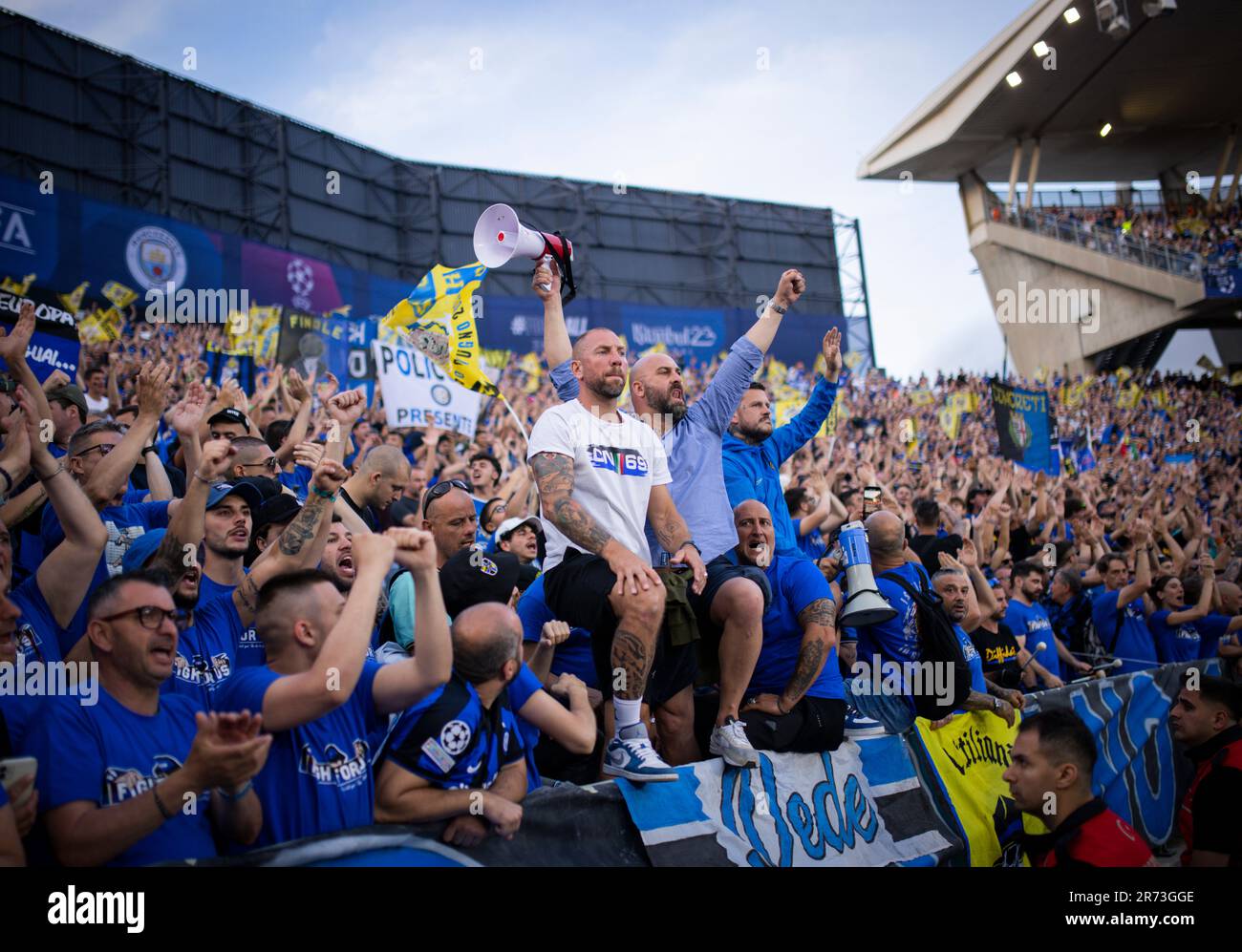 Inter milan fans 2023 final hi-res stock photography and images - Alamy