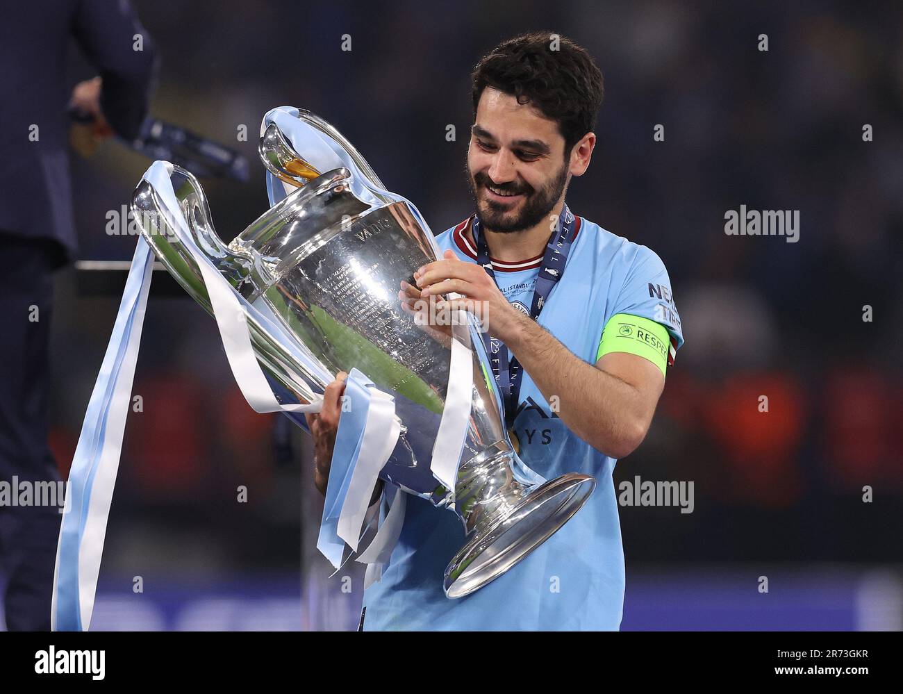 Gundogan manchester city trophy hi-res stock photography and images - Alamy