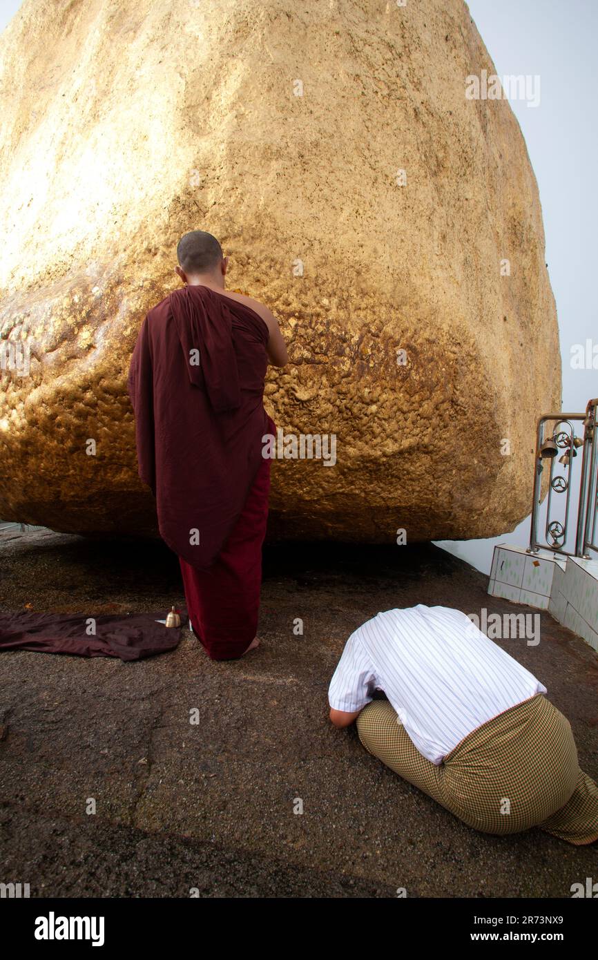 Pilgrims at Kyaiktiyo Pagoda (Golden Rock), Mon State, Myanmar Stock ...