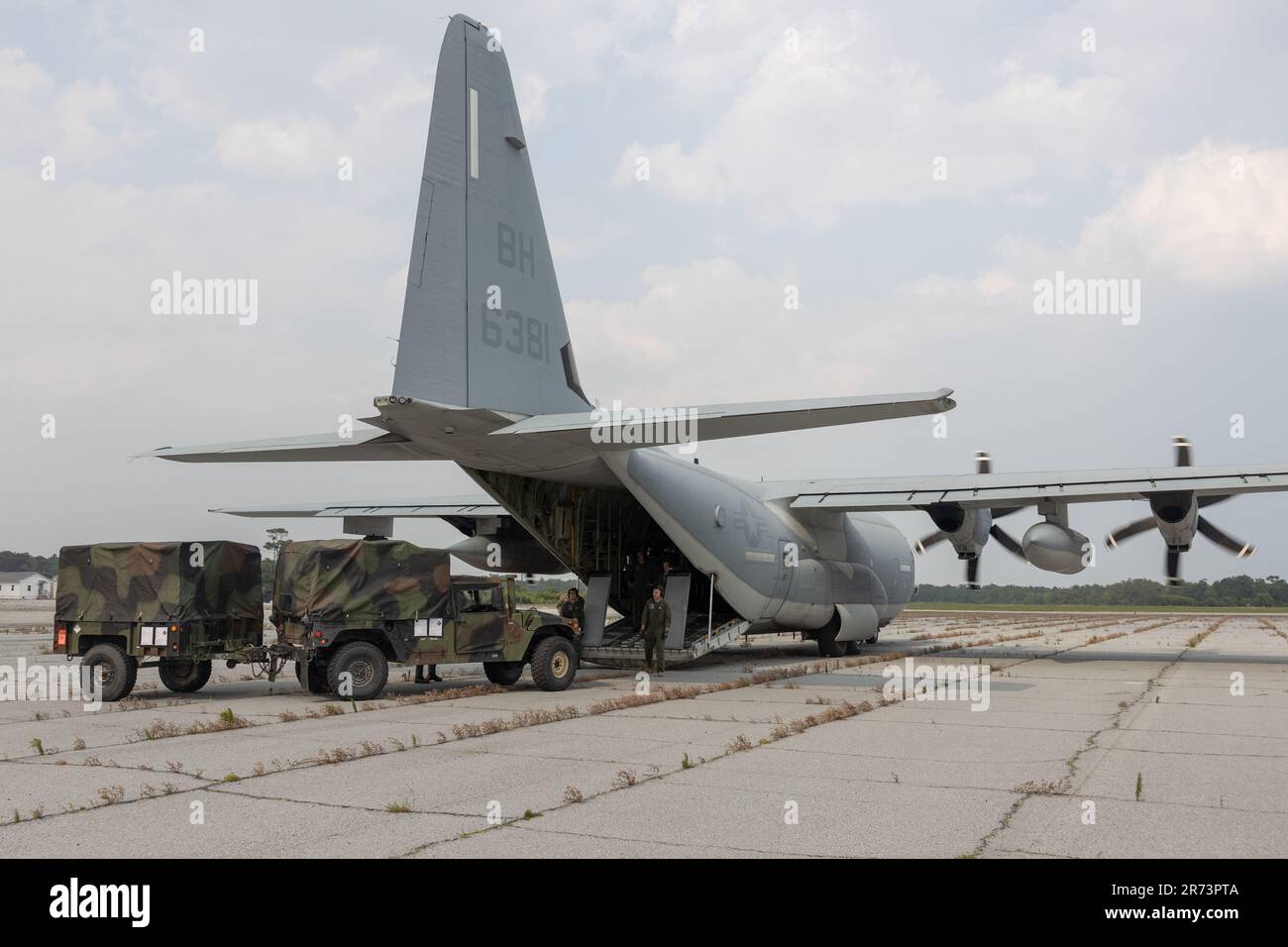 U.S. Marines with Aerial Refueler Training Squadron 252, Marine ...