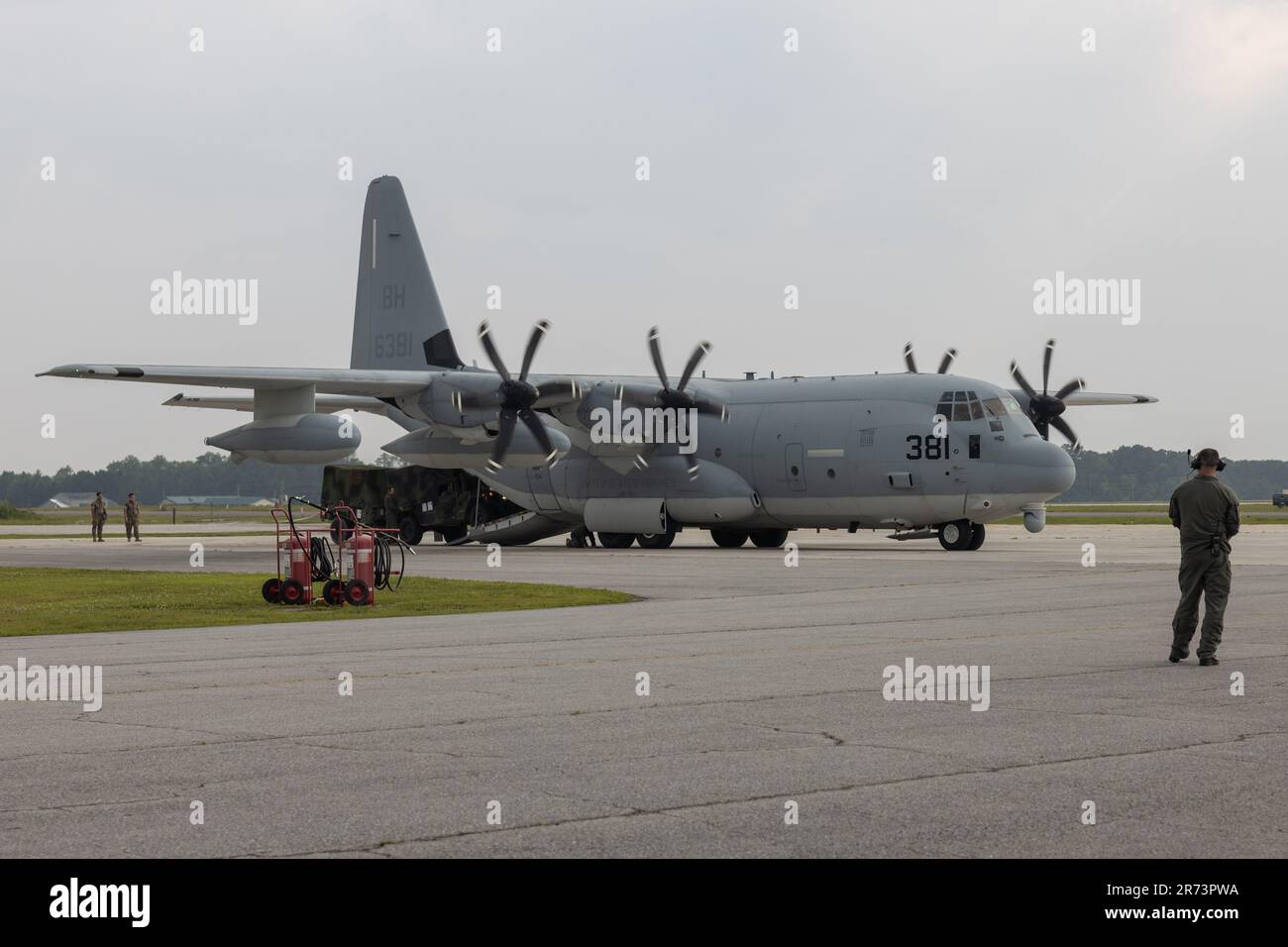 U.S. Marines with Aerial Refueler Training Squadron 252, Marine ...