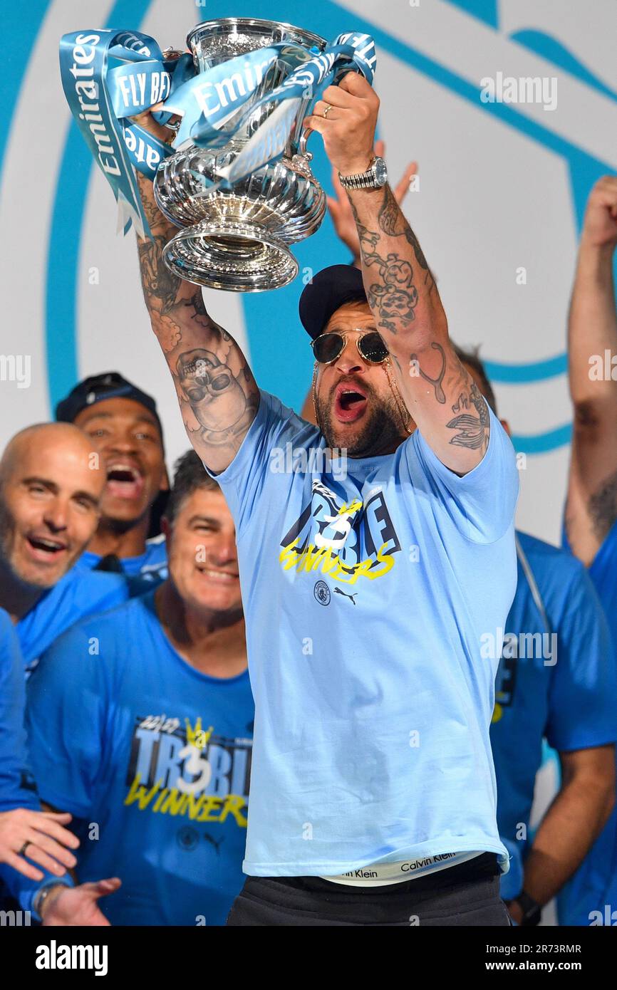 Fa cup parade hi-res stock photography and images - Alamy