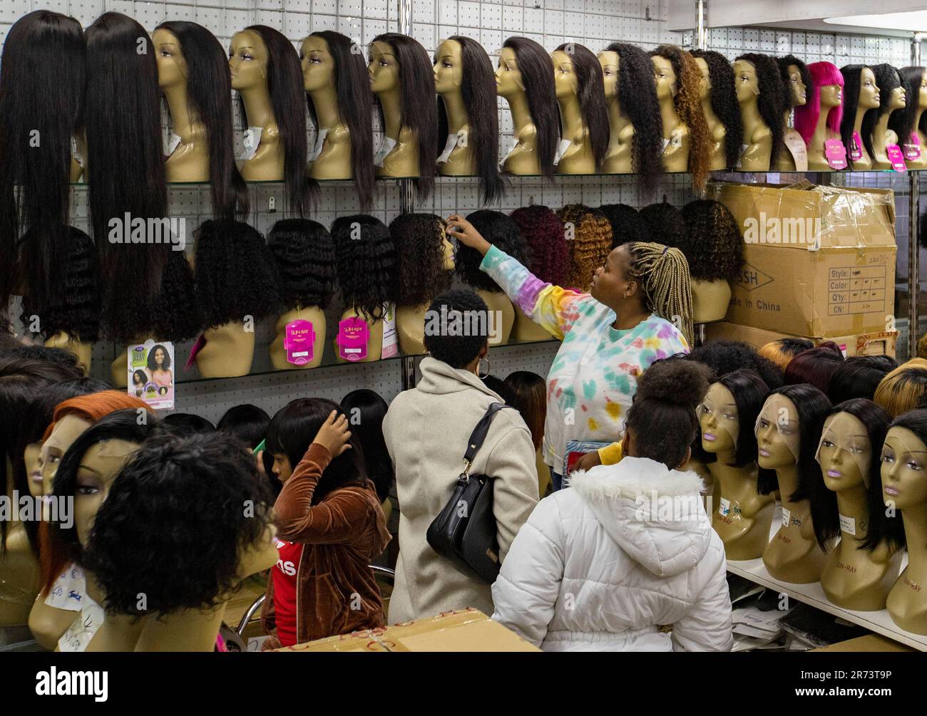 Wig store hi-res stock photography and images - Alamy