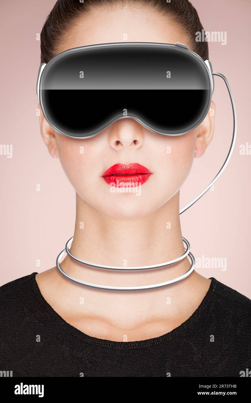 Augmented reality eyeglasses hi-res stock photography and images - Alamy