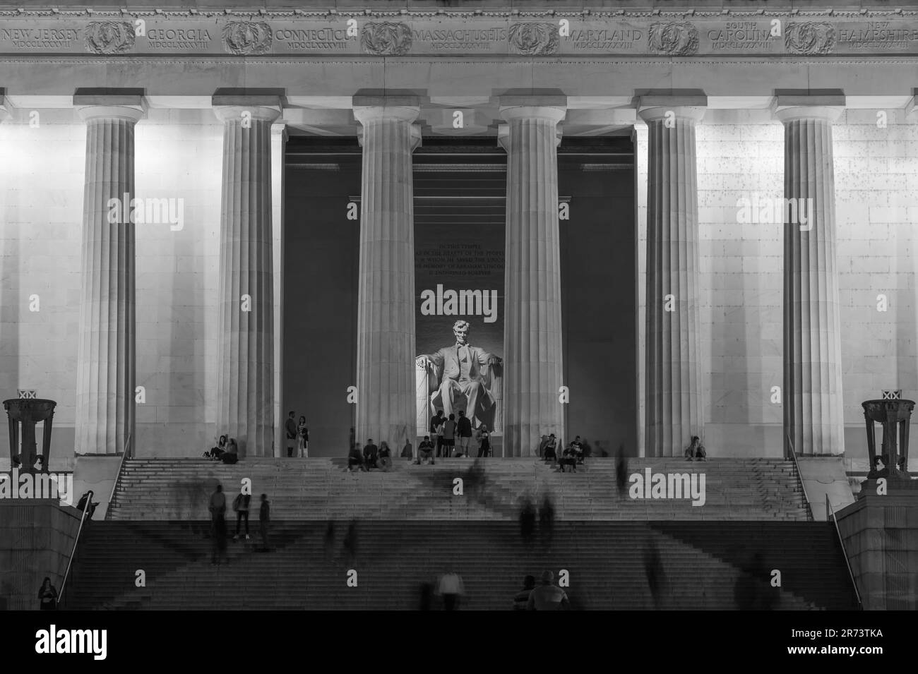 Lincoln memorial reflecting pool Black and White Stock Photos & Images ...