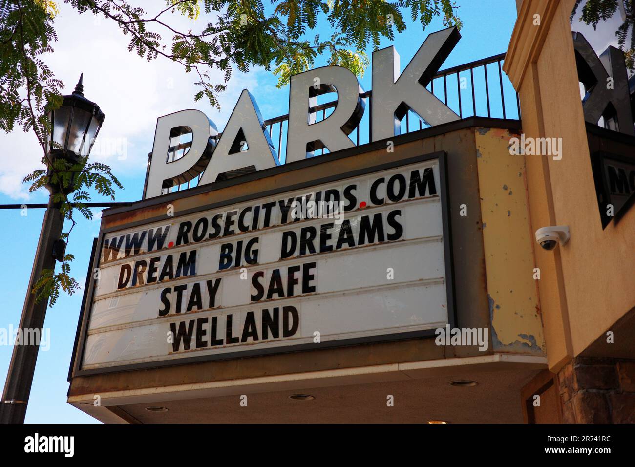 Vintage movie theater marquee hi-res stock photography and images - Alamy