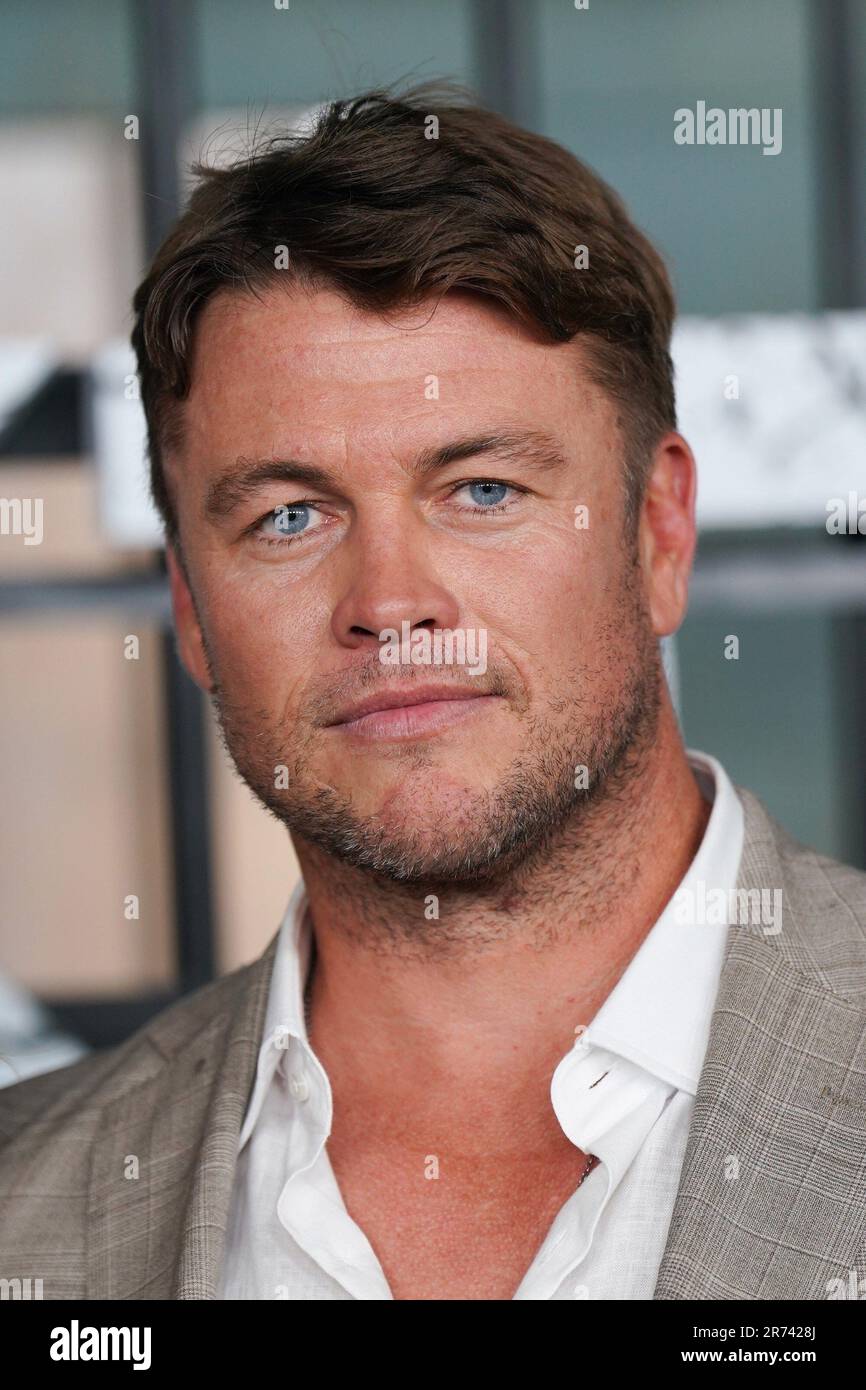 Extraction 2 hi-res stock photography and images - Alamy