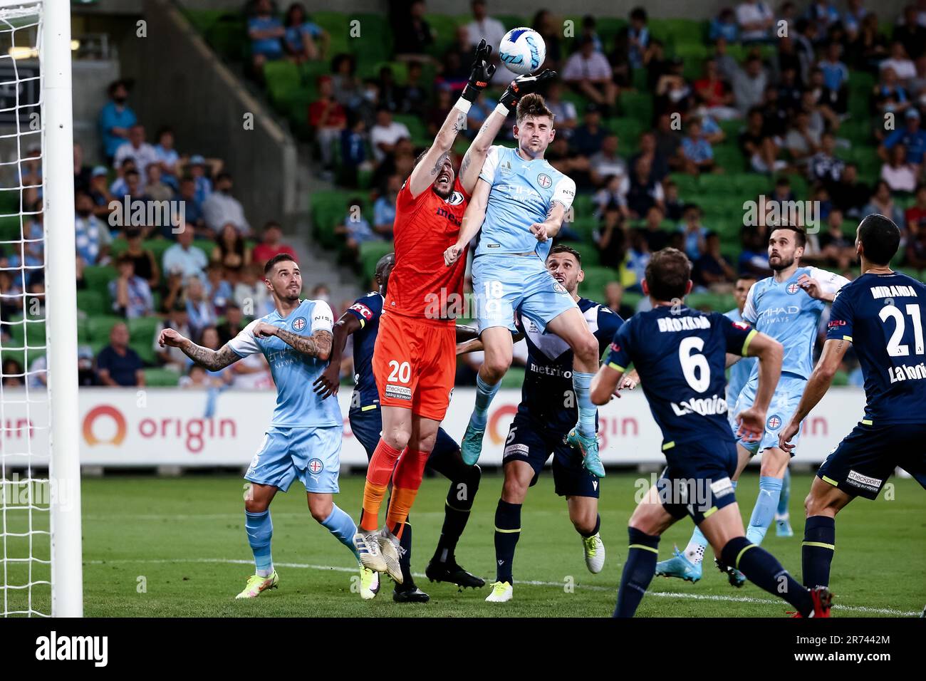 MELBOURNE, AUSTRALIA - MARCH 19: Ivan Kelava of Melbourne Victory ...
