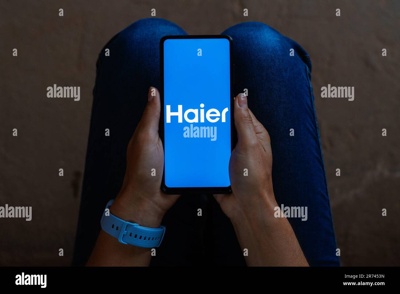Haier logo hi-res stock photography and images - Alamy