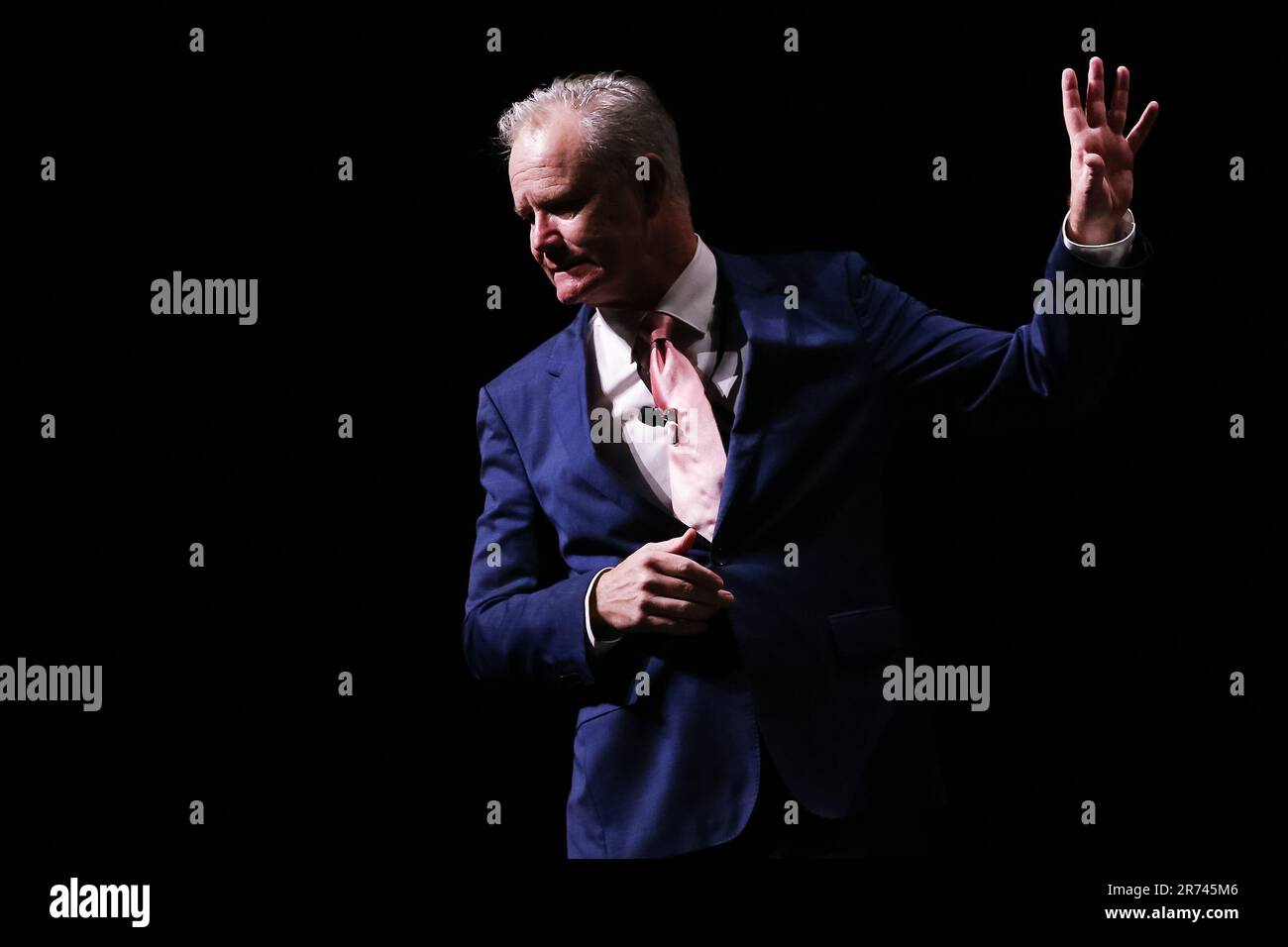 MELBOURNE, AUSTRALIA - SEPTEMBER 26: Well known commentator Ross ...