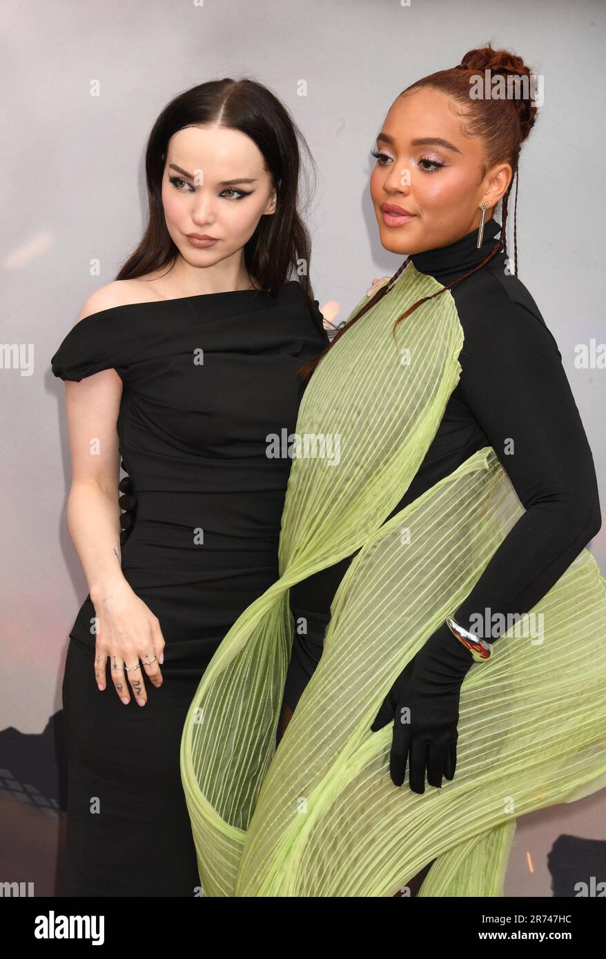 Kiersey Clemons E Dove Cameron Kiersey Mafuctional Clemons Attends