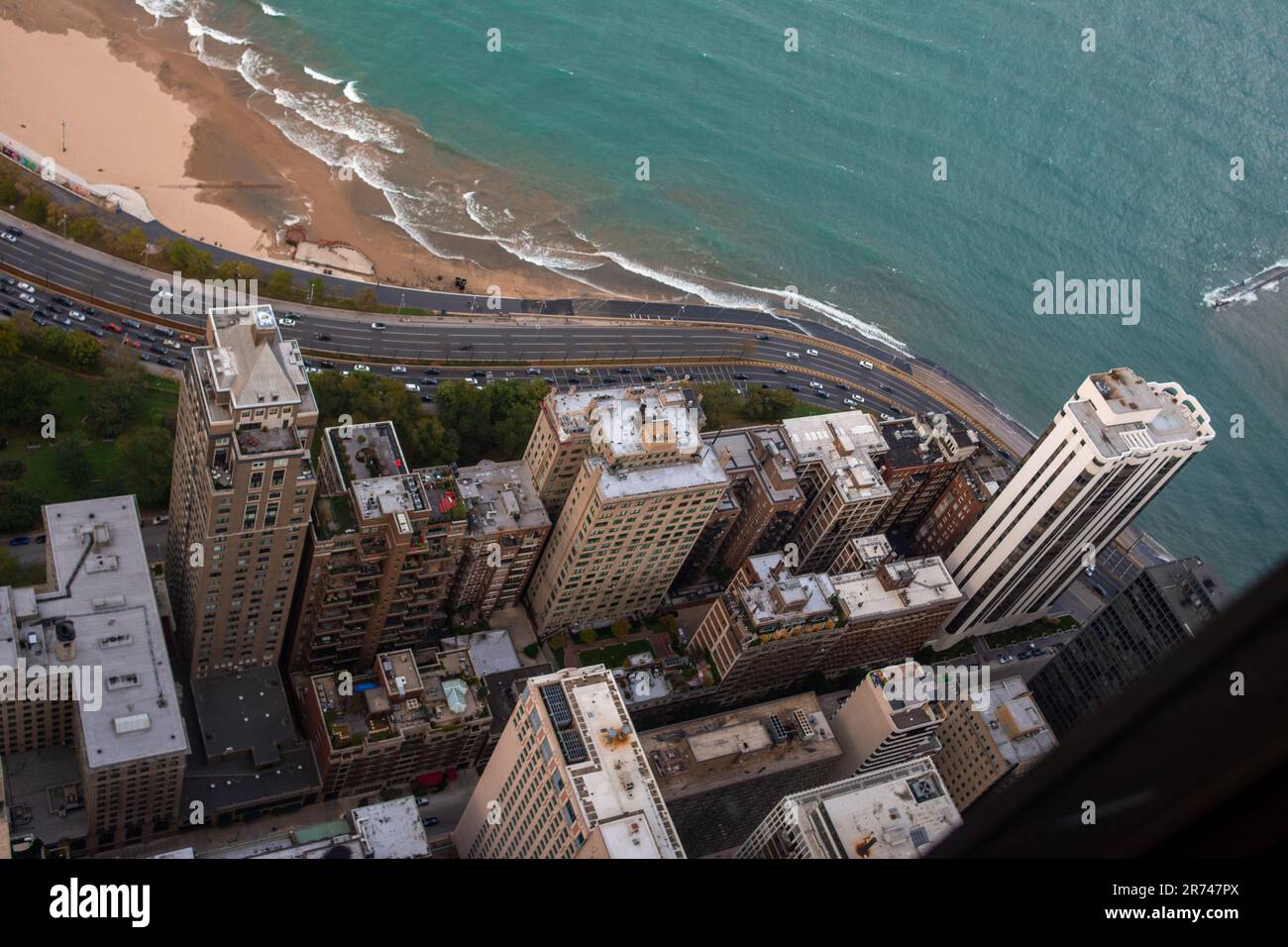 Aerial view of Chicago downtown and lake Michigan Stock Photo - Alamy