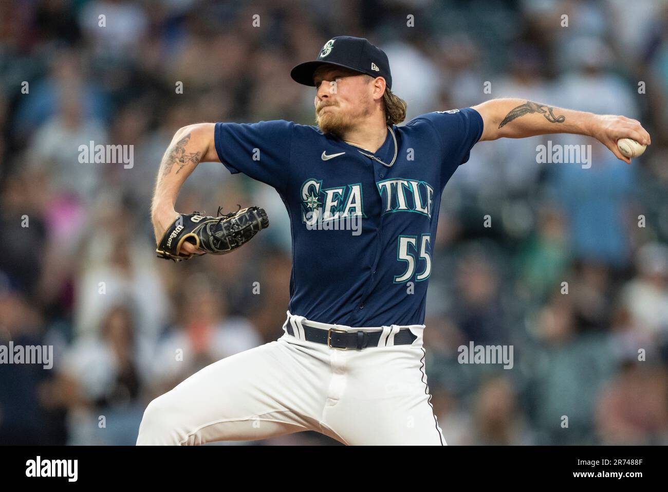 Seattle Mariners reliever Gabe Speier delivers a pitch during the ninth ...