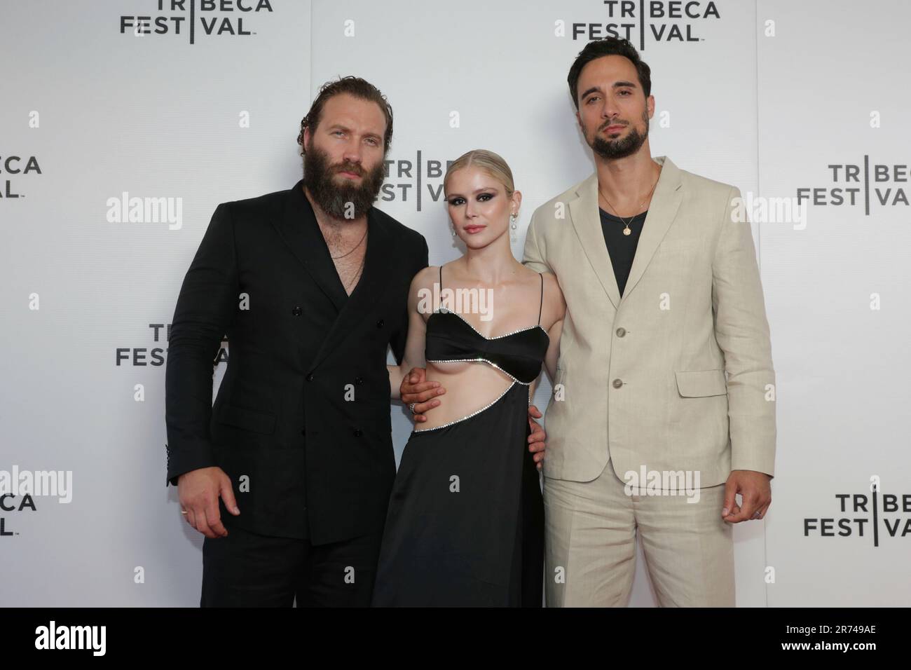 Jon katz and jai courtney hi-res stock photography and images - Alamy