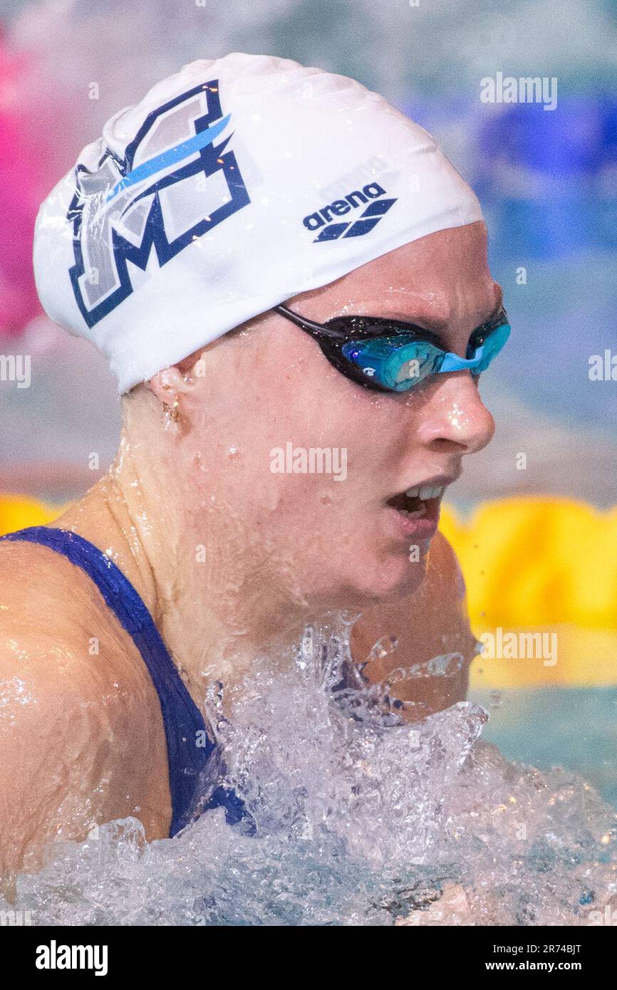 Laure Barreau competes during the Swimming French National ...
