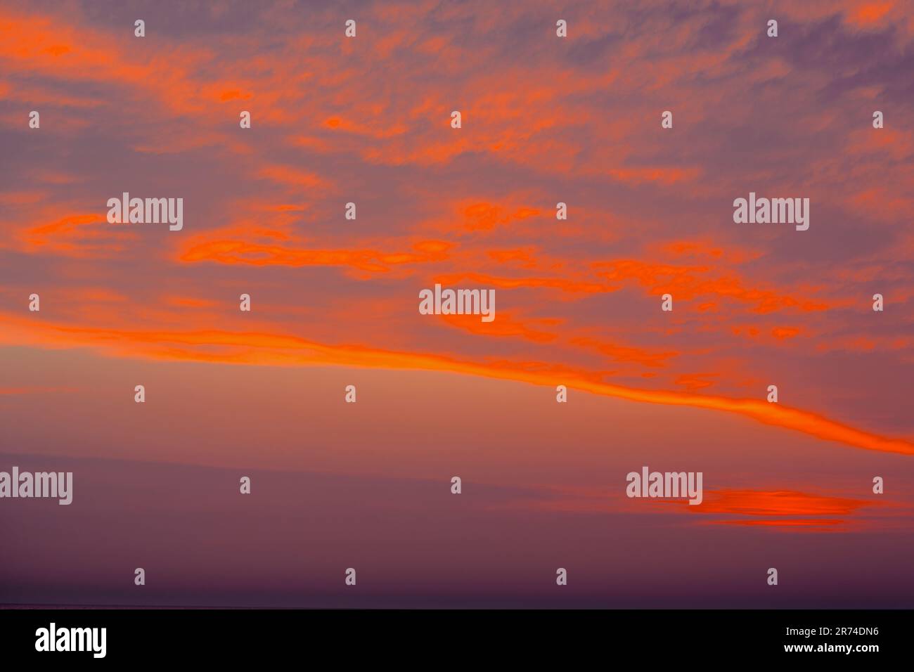 Dramatic Sunset sky for backdrops, wallpaper, backgrounds or whatever Stock Photo - Alamy