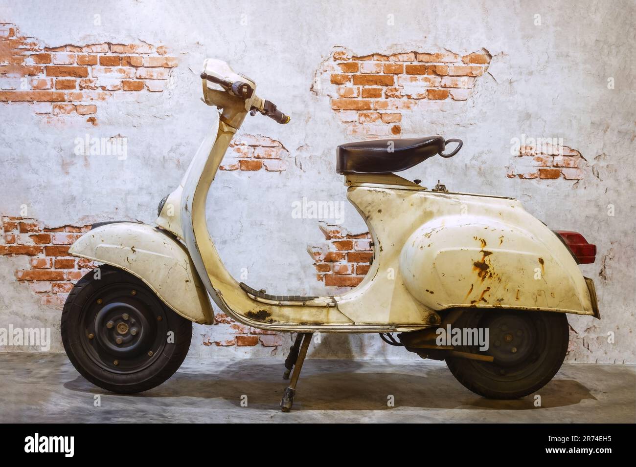 Bangkok,THAILAND - November 30 2023 : vintage Vespa rusty style scooter ...