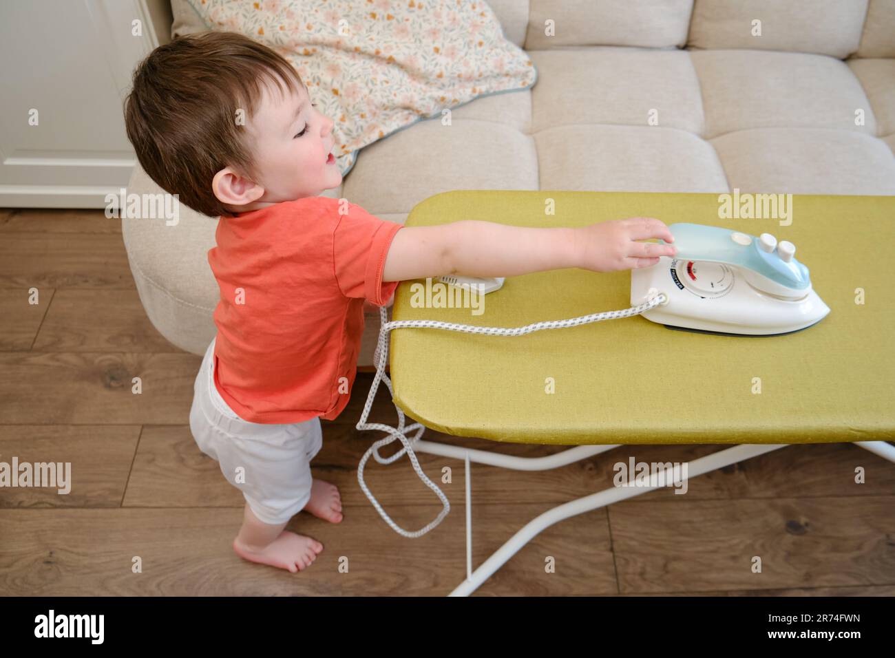 Childs house burning hi-res stock photography and images - Alamy