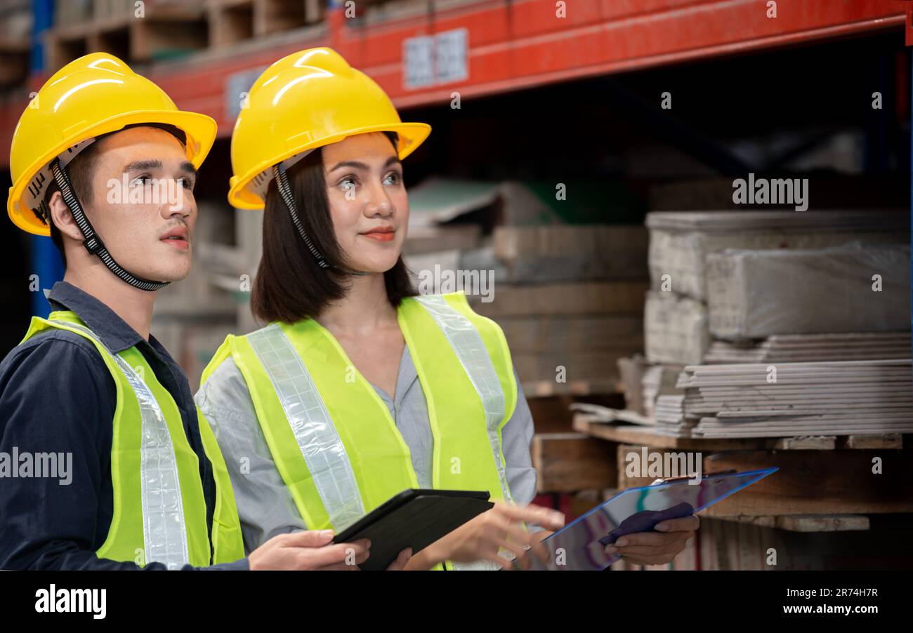 Warehouse inventory check hi-res stock photography and images - Alamy