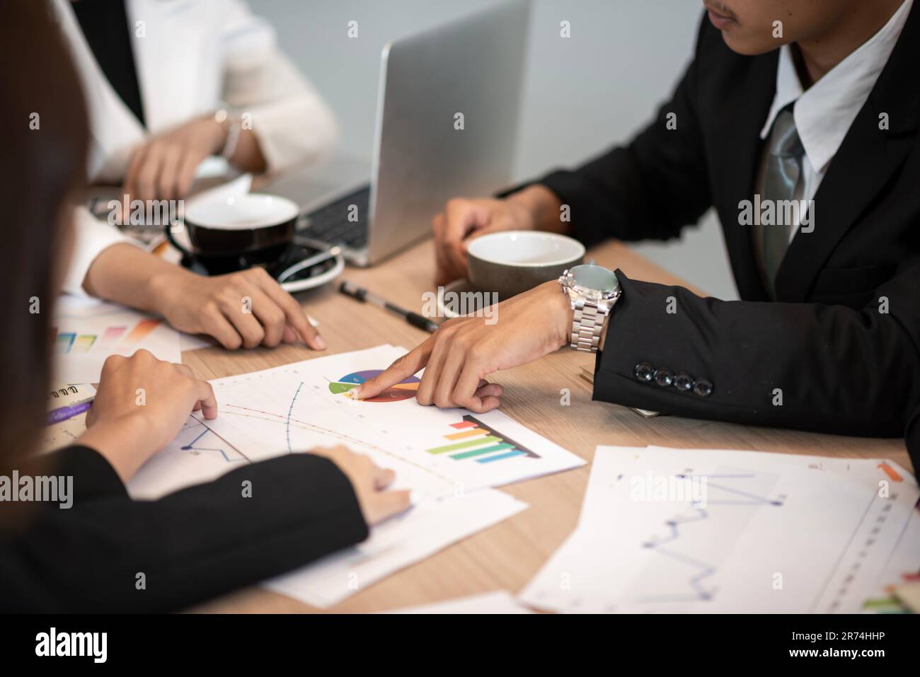 Group of asian young business people Meeting Conference working and ...