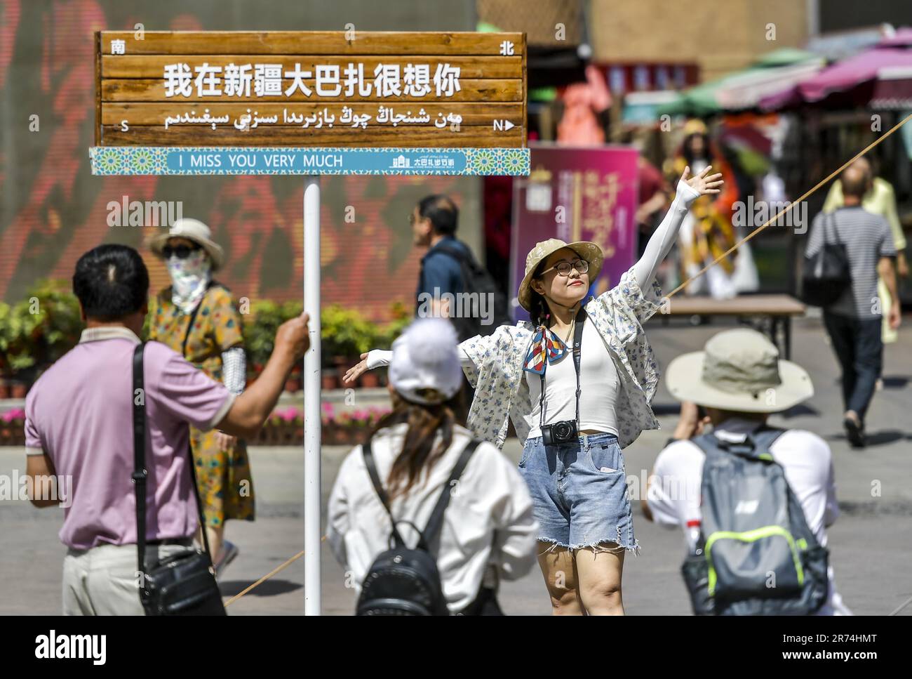 **CHINESE MAINLAND, HONG KONG, MACAU AND TAIWAN OUT** Tourists visit ...