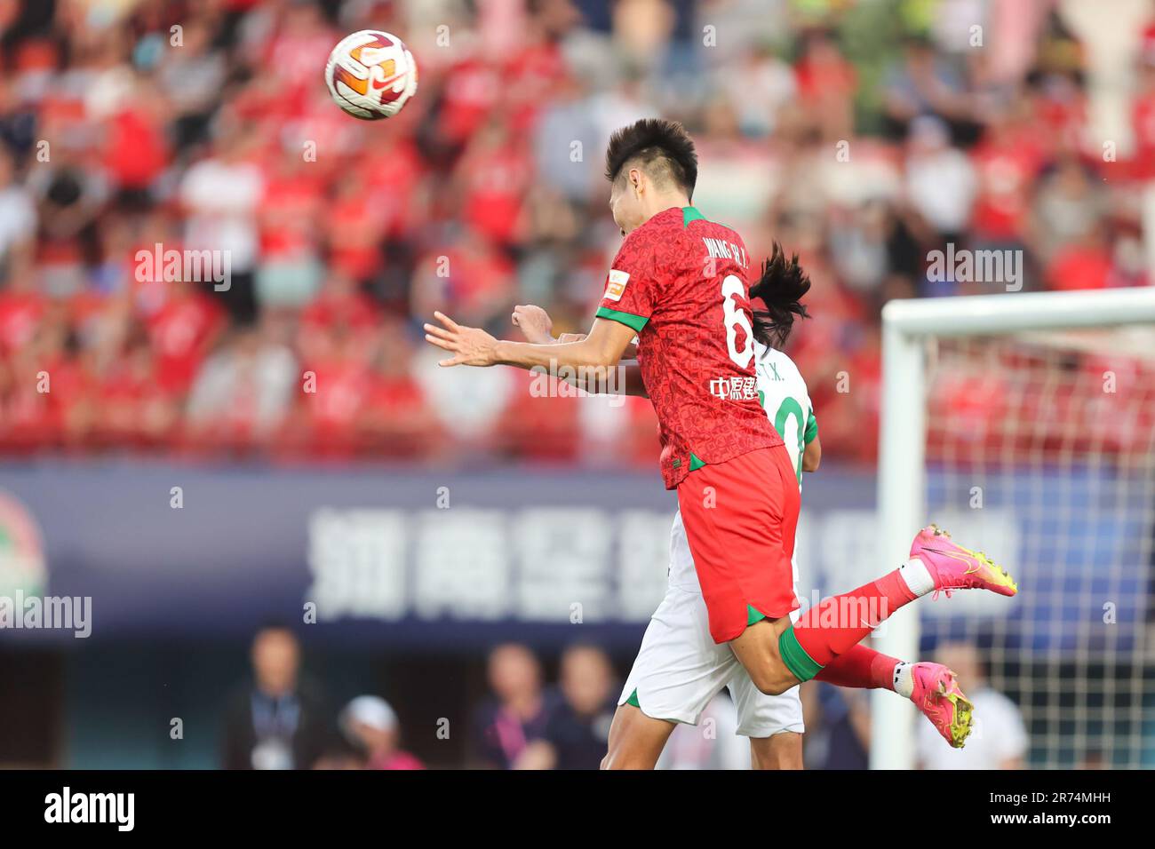 Henan Football Club 2-2 draw Zhejiang Professional Football Club at the ...