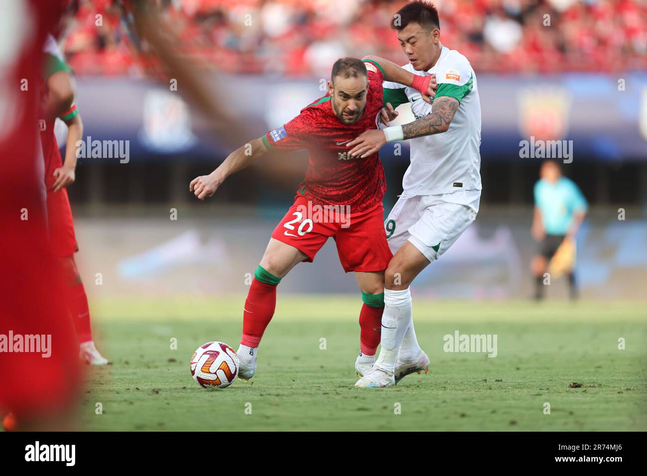 Henan Football Club 2-2 draw Zhejiang Professional Football Club at the ...