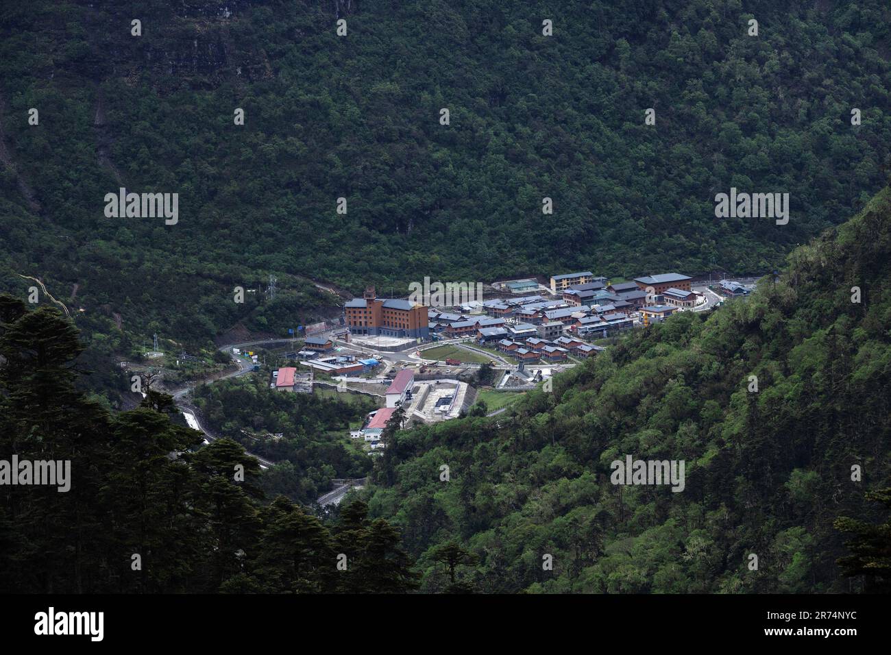 China tibet yumai border hi-res stock photography and images - Alamy