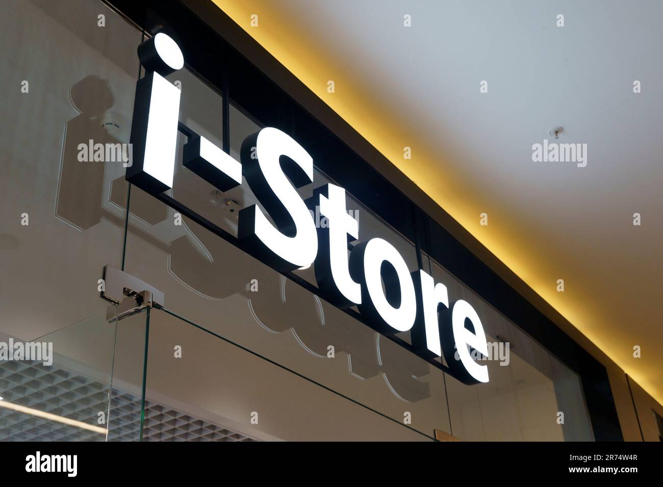 Iphone 12 pro max blue hi-res stock photography and images - Alamy