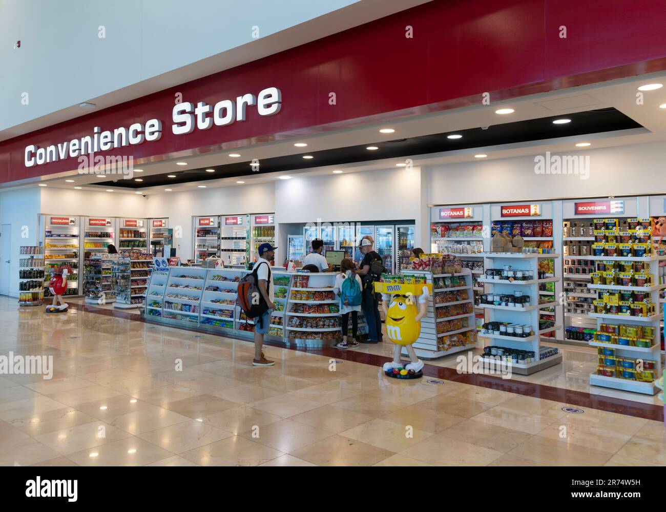 Convenience Store shop inside airport at Merida, Mexico Stock Photo - Alamy