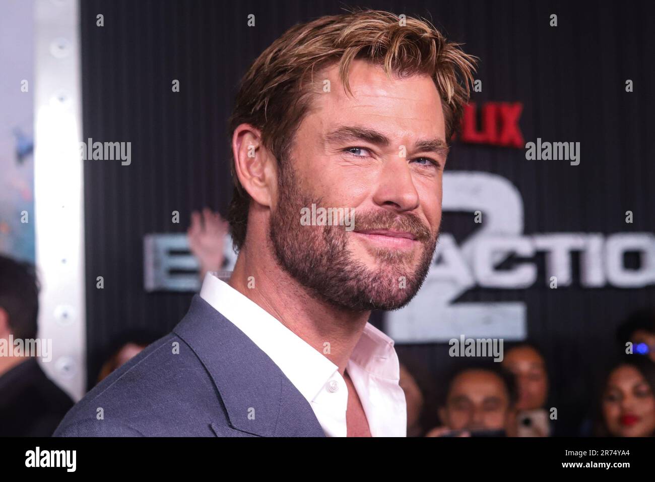 Extraction 2 chris hemsworth hi-res stock photography and images - Alamy