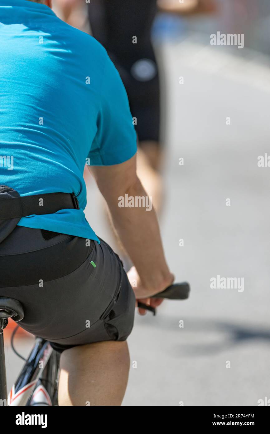 Love handles male hi-res stock photography and images - Alamy