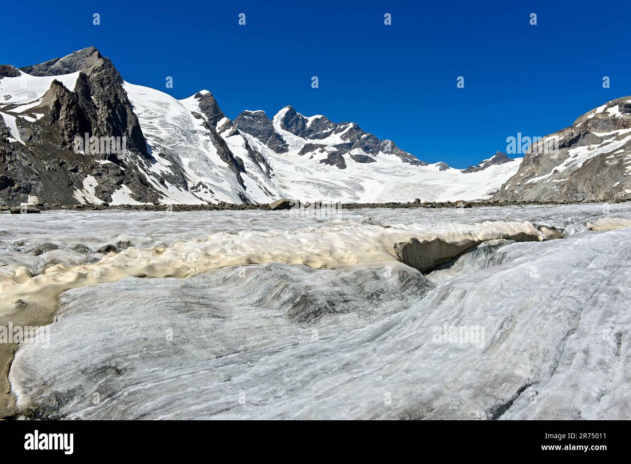 Ice field on Konkordiaplatz, view to Jungfraufirn and Jungfrau peak ...