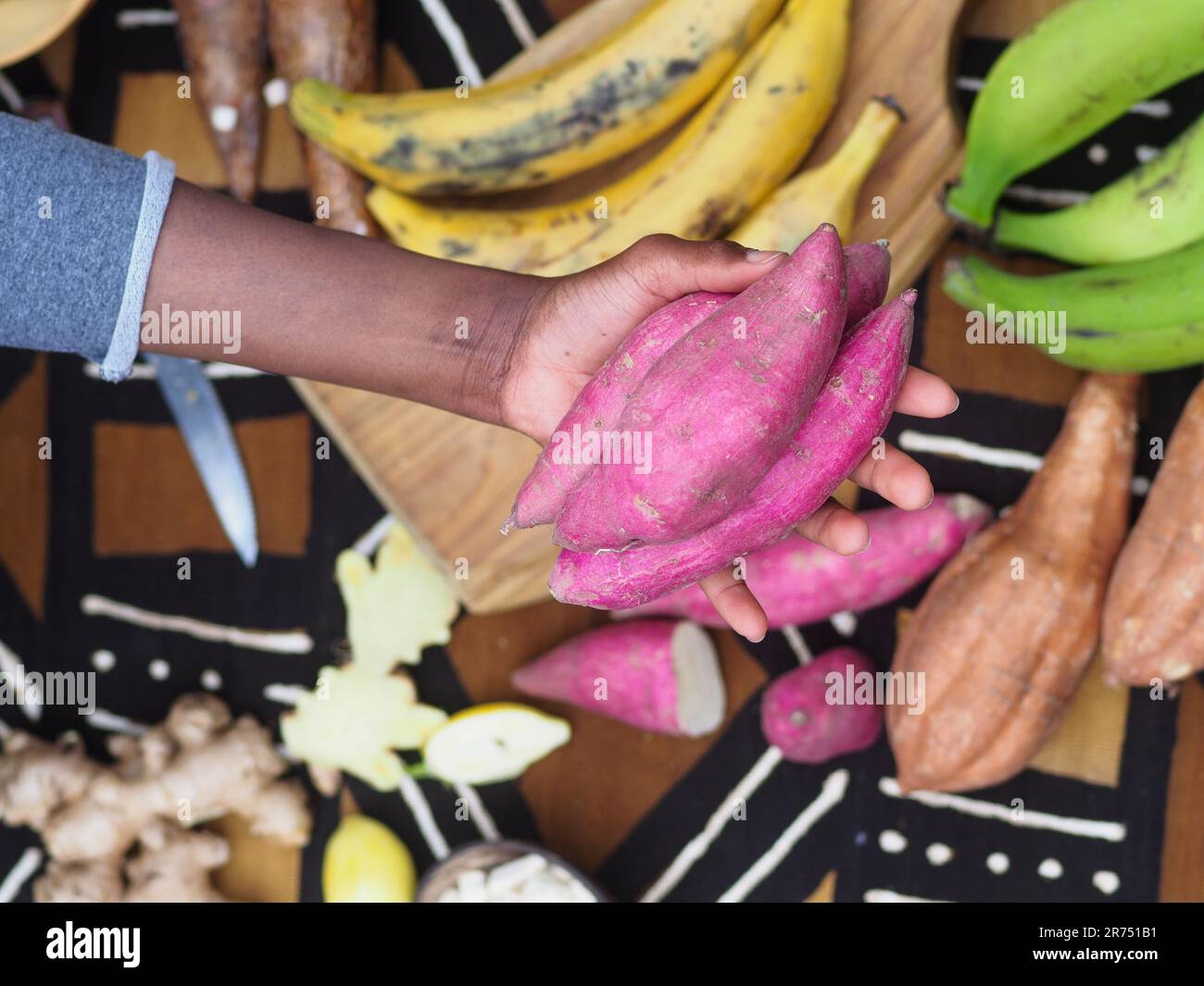 African traditional food ingredients hi-res stock photography and ...