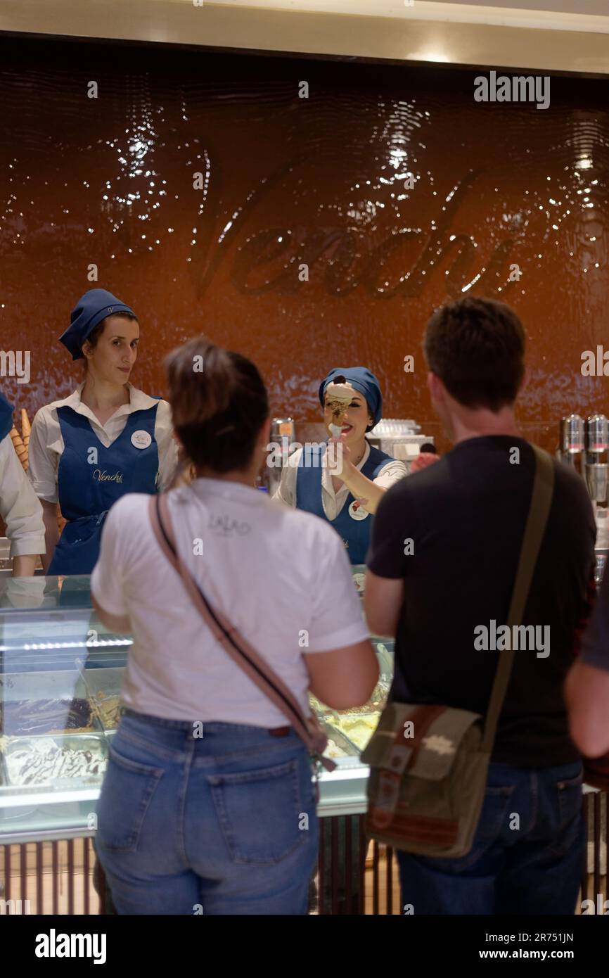 Gelato panna cotta hi-res stock photography and images - Alamy