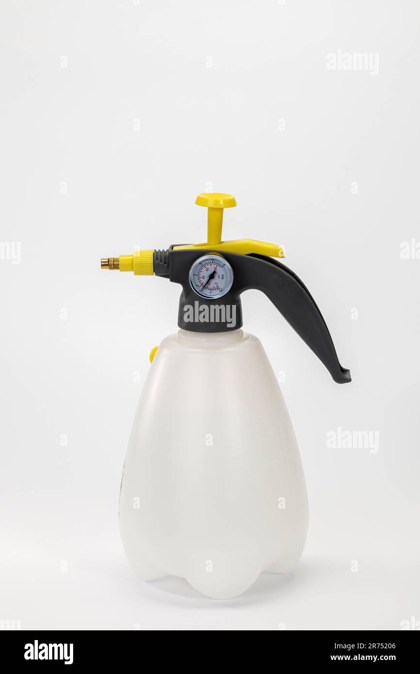 Pump spray bottle with pressure gauge, 2l pressure sprayer, white ...