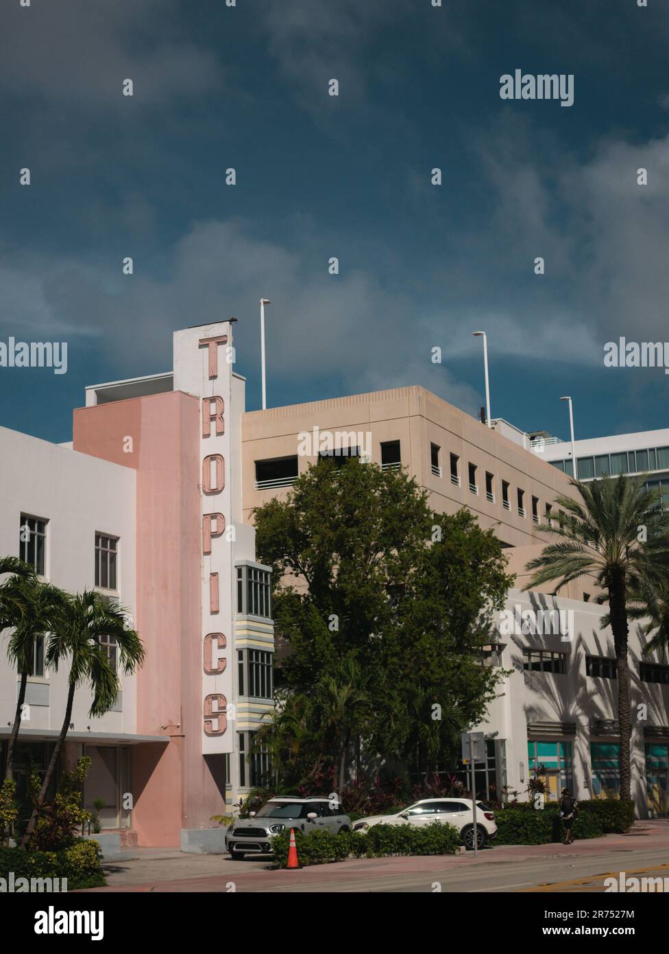 Motel side view hi-res stock photography and images - Alamy