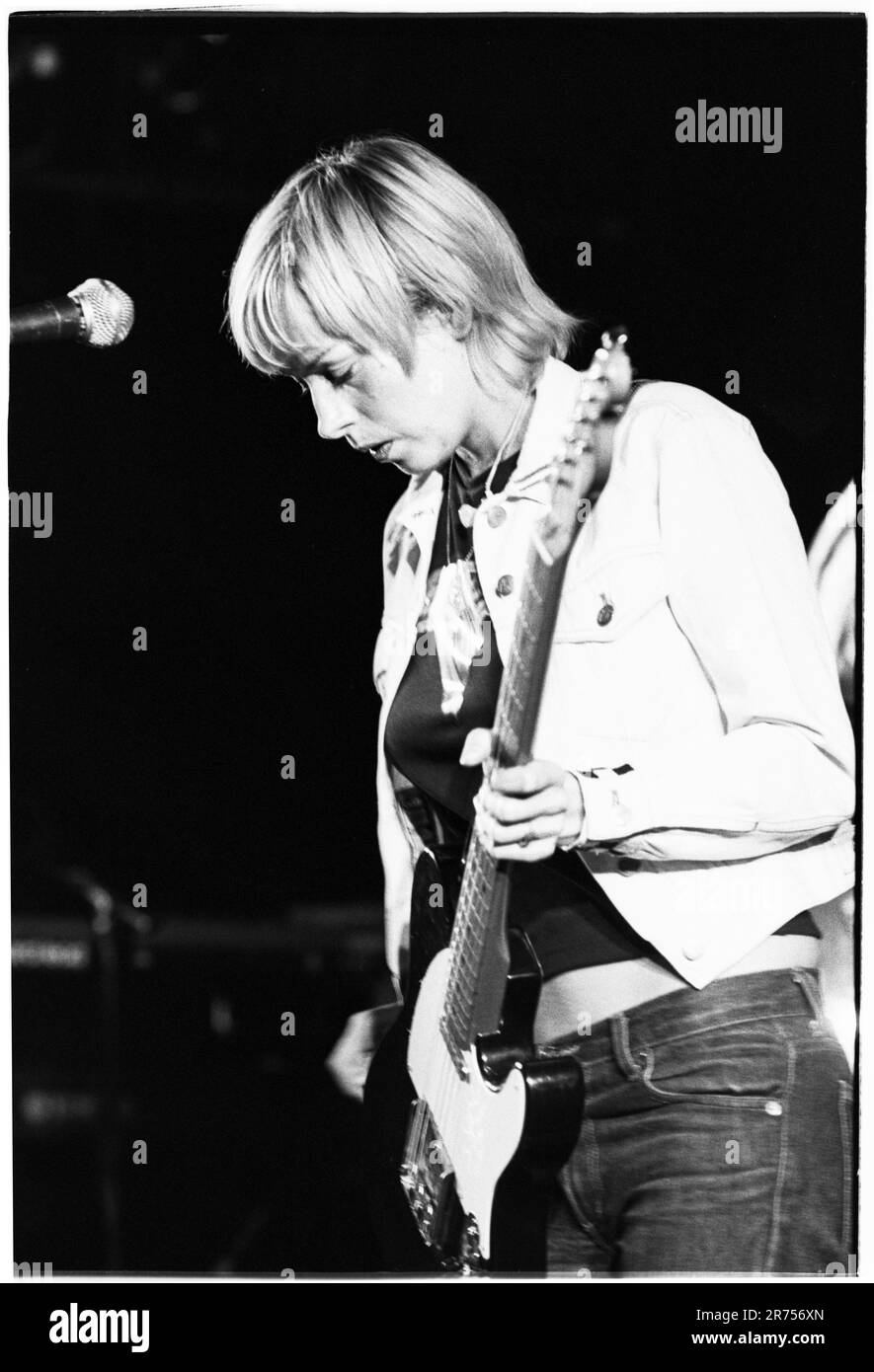 Dot Allison – formerly of One Dove – playing at Reading Festival, 27 ...