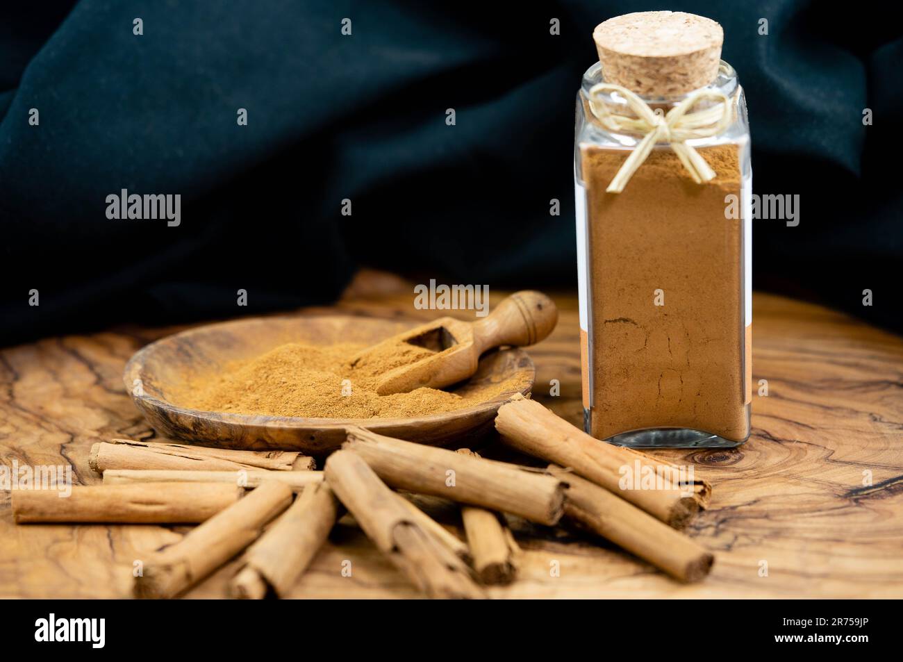 dried cinnamon sticks and powder Stock Photo - Alamy