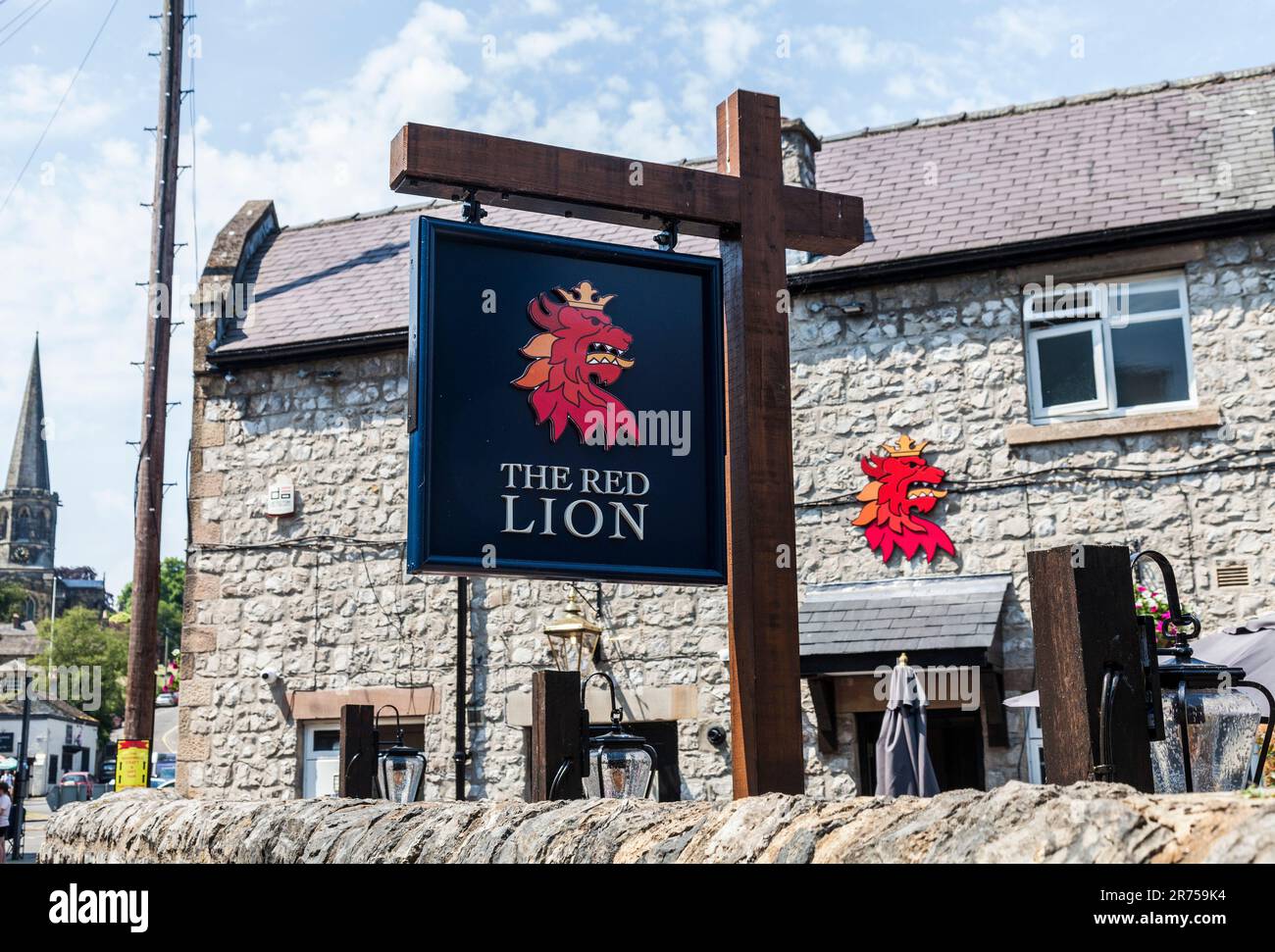 Sign for the Red Lion pub in Bakewell,Derbyshire,England, UK Stock ...