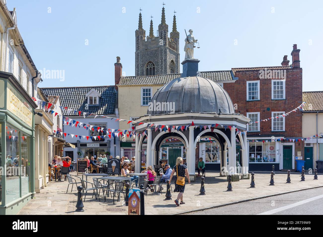 Street cafe pavement ancient historic buttercross market place b hi-res ...