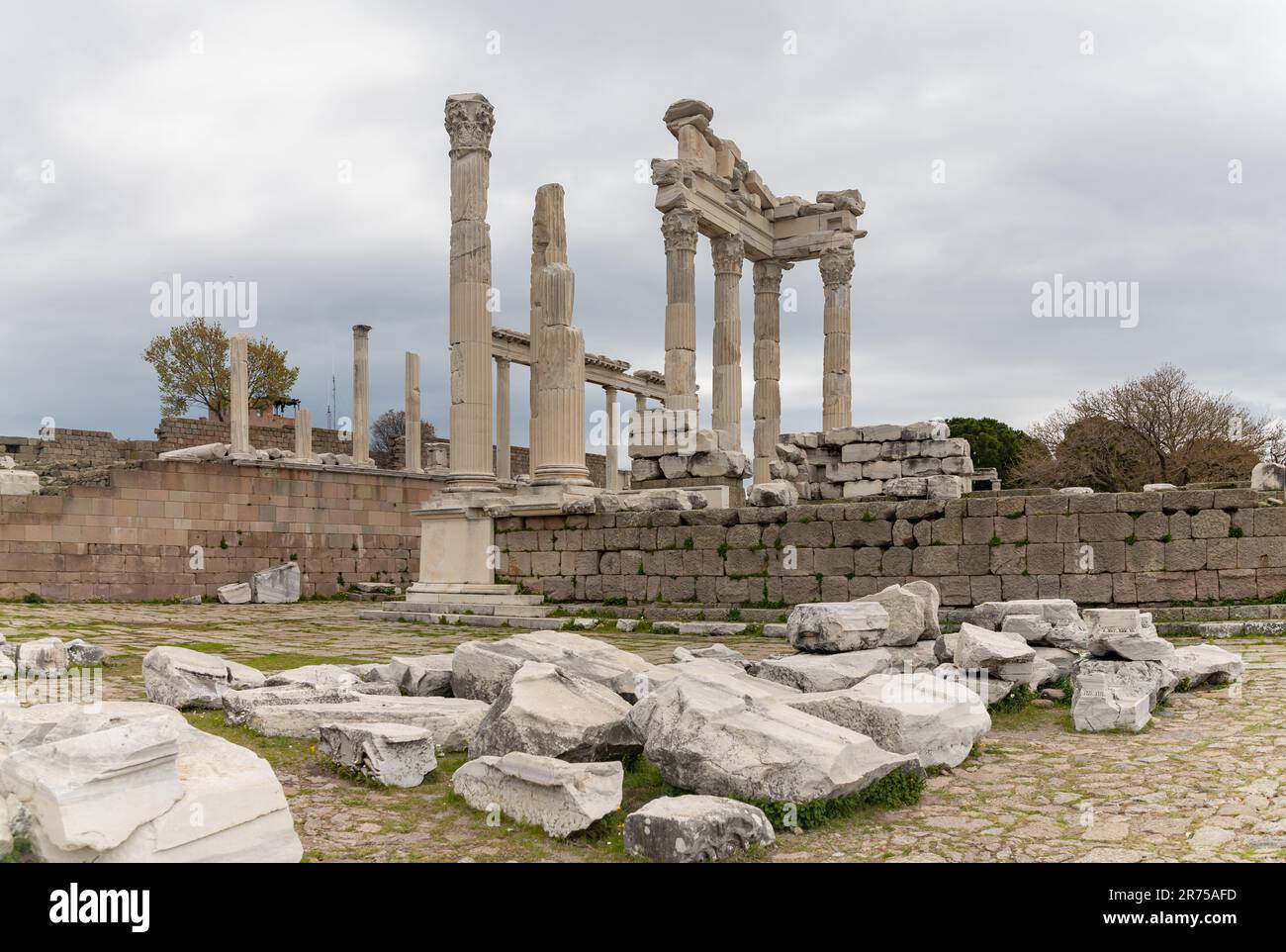 A picture of the Temple of Trajan at the Pergamon Ancient City Stock ...